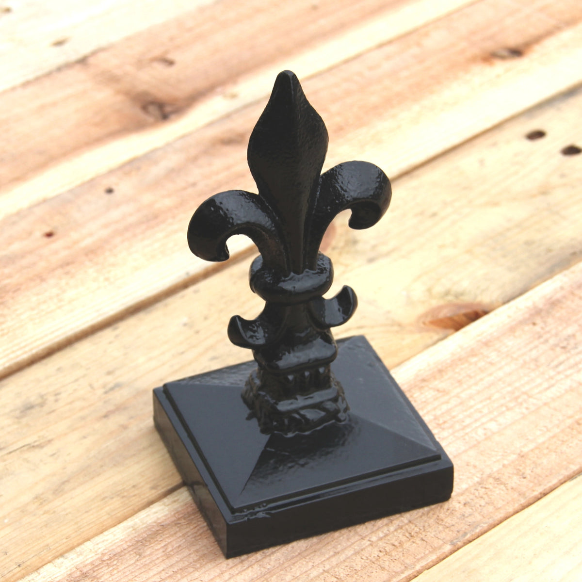 2-1/2 in Fleur De Lis post cap, Wrought iron post caps for 2.5" post