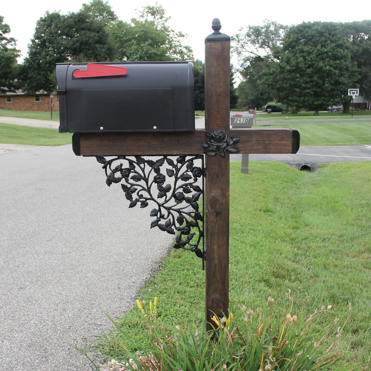 Rose Pattern Wrought Iron Mailbox Post Accessory Set with Pineapple Top